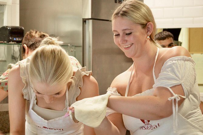 Rome: Pizza Making Class Small Group Experience - Key Points