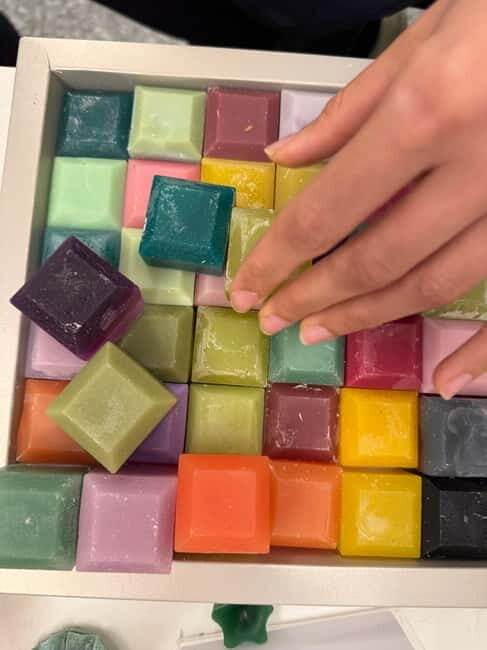 Rome: Pour Your Custom Candle by the Colosseum (1015 Mins) - FAQ