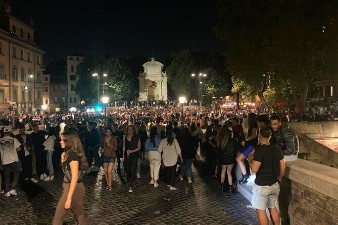 Rome Pub Crawl in the Old Town - Second Stop: Piazza Trilussa