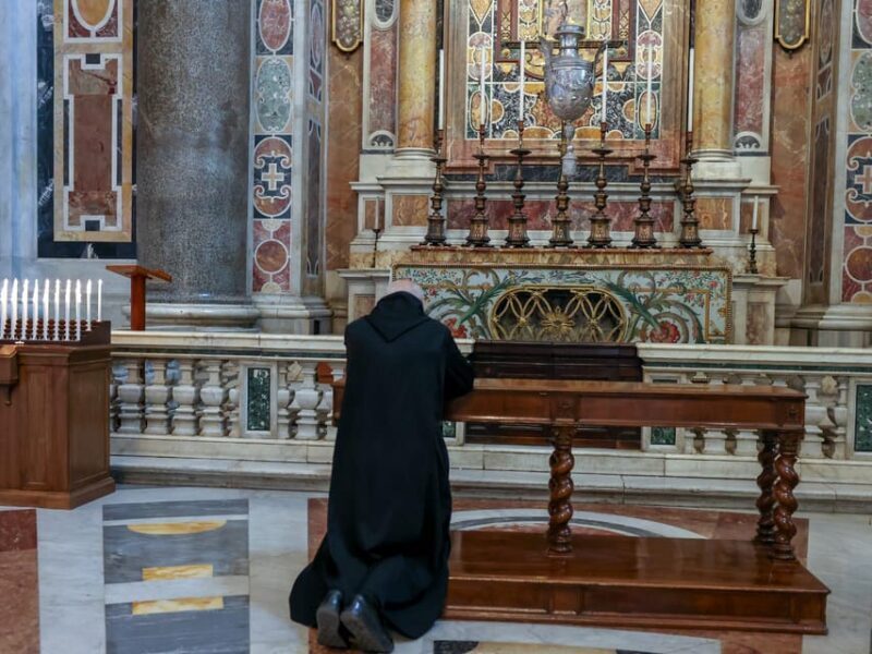 Rome: St. Peters Basilica, Tombs Tour & Optional Dome Climb - Discovering the Vatican: The St. Peters Basilica, Tombs Tour & Optional Dome Climb