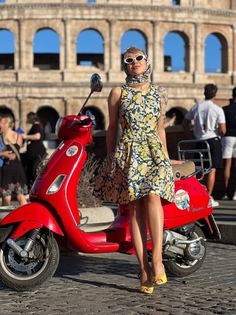 Rome: Vespa Tour & Professional Photoshoot - Cruising Past Circus Maximus