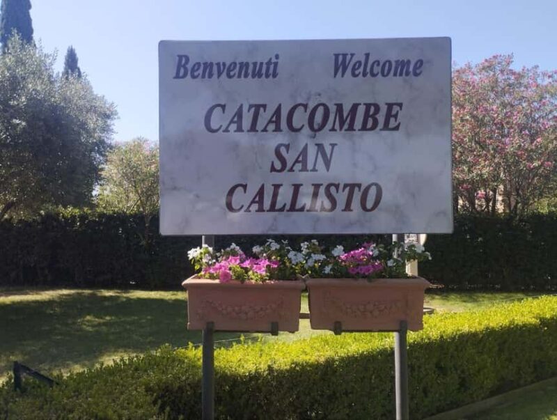 Rome: Walking Tour to the Catacombs of Saint Callixtus - Exploring the Walls and Museum