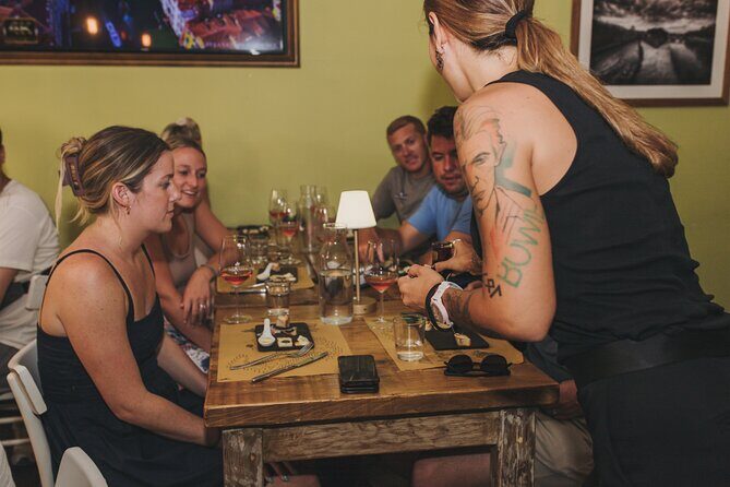 Rome: Wine Tasting in Trastevere with Food and Gelato - Guides and Atmosphere  