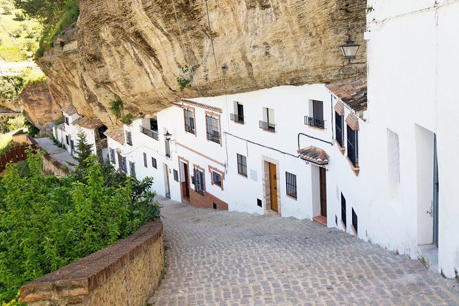 Ronda and Setenil de las Bodegas Private Tour from Cadiz - The Sum Up