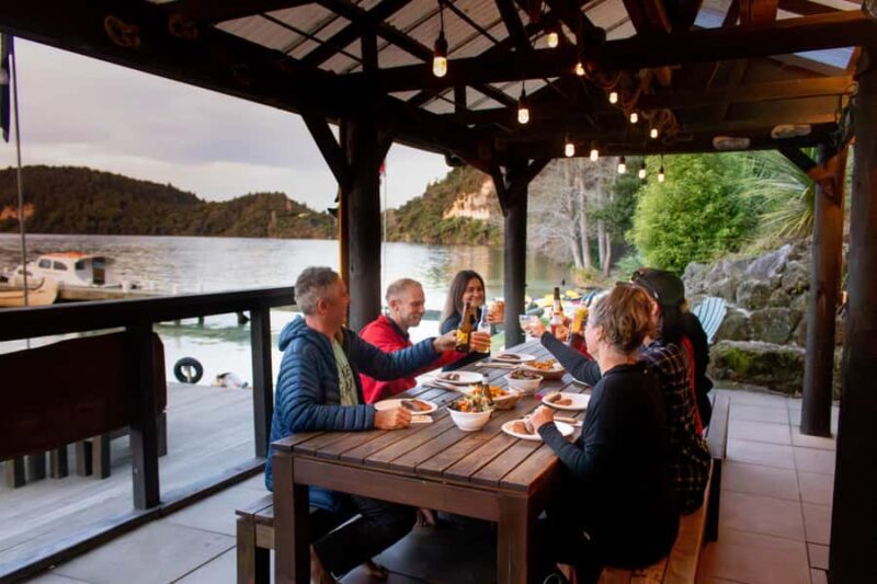 Rotorua: Evening Starlight Gourmet Kayak Tour with dinner - Authentic Insights from Reviews