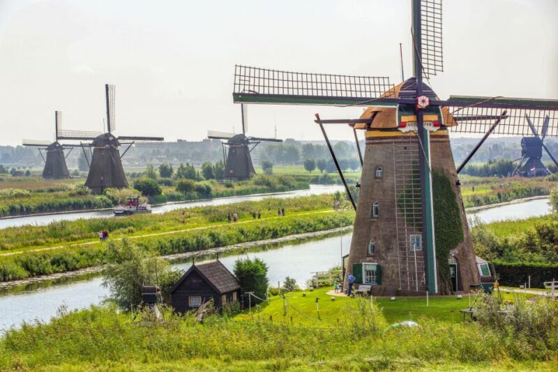 Rotterdam: Kinderdijk UNESCO World Heritage Entry Ticket - Walking and Biking Opportunities