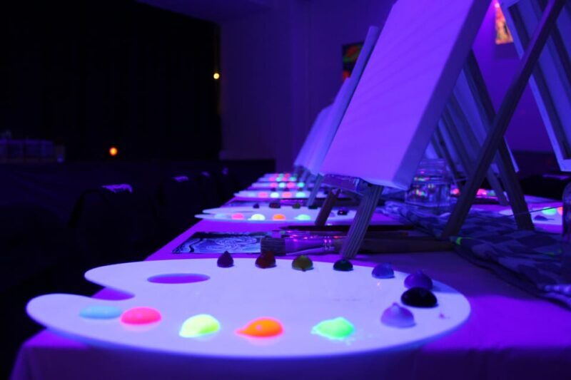 Rotterdam: Paint and Sip in the Dark at Rembrandt van Wine - Practical Details and Logistics