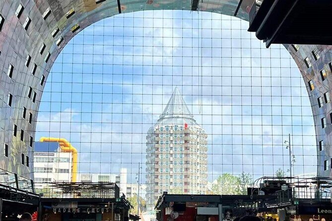 Rotterdam: Private Tour with Local Guide + Cube House visit - Stop 2: Inside the Markthal