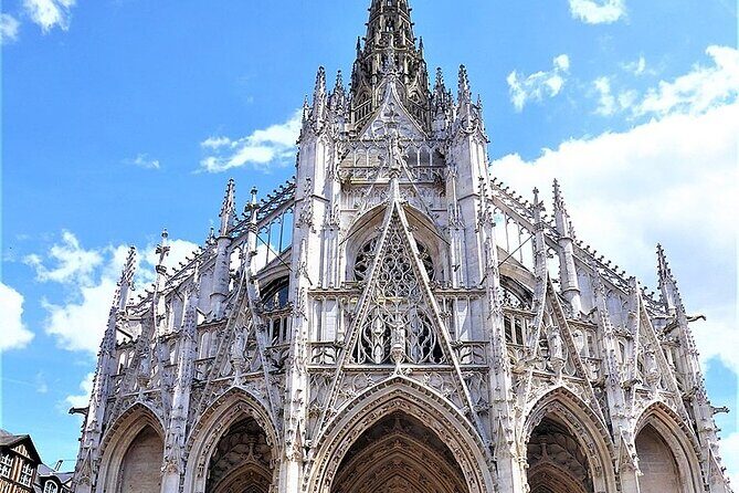 Rouen audio guided tour - Stop 5: Le Bûcher de Jeanne d’Arc