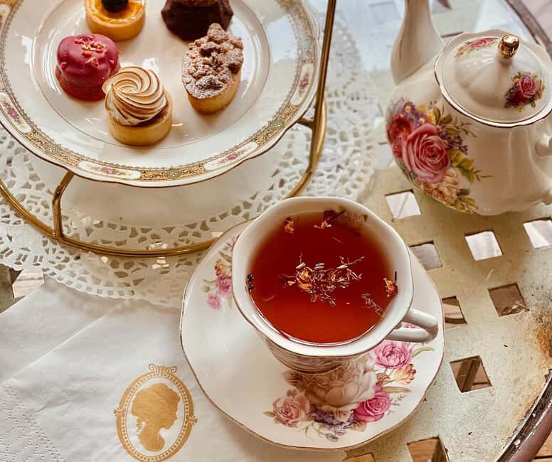 Rouen: French-style tea time at Dame Cakes - Key Points