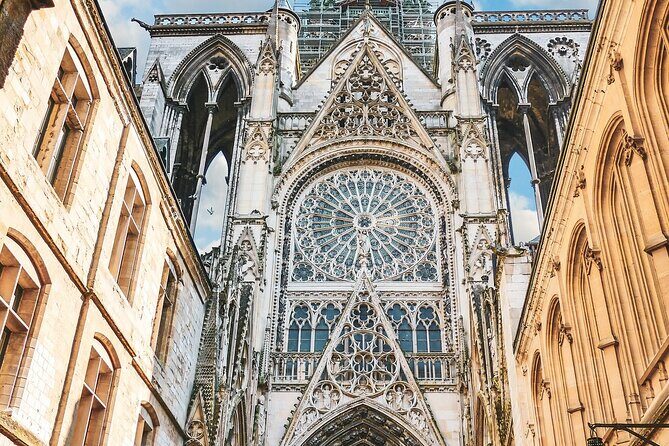 Rouen Private Walking Tour With A Professional Guide - Analyzing the Tour Itinerary and What to Expect
