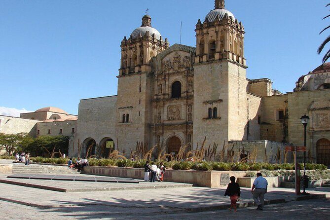 Round private transfer Airport to hotel in Oaxaca - FAQ