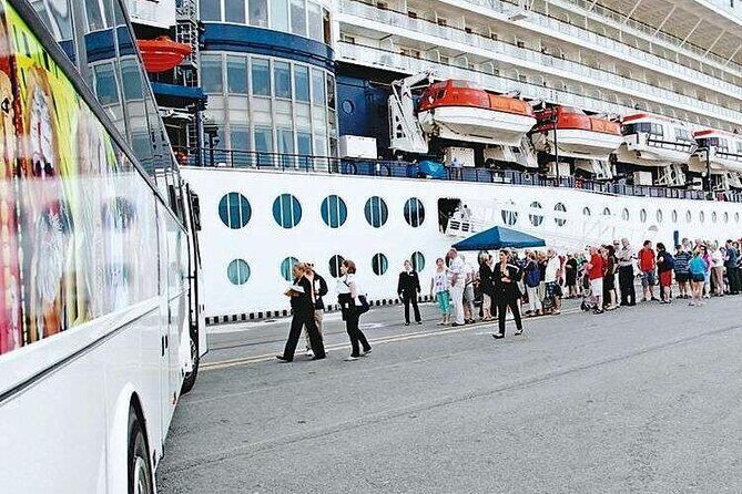 Round-trip shuttle transfer between Le Havre and Honfleur - The Journey to Honfleur: What Youll See and Feel