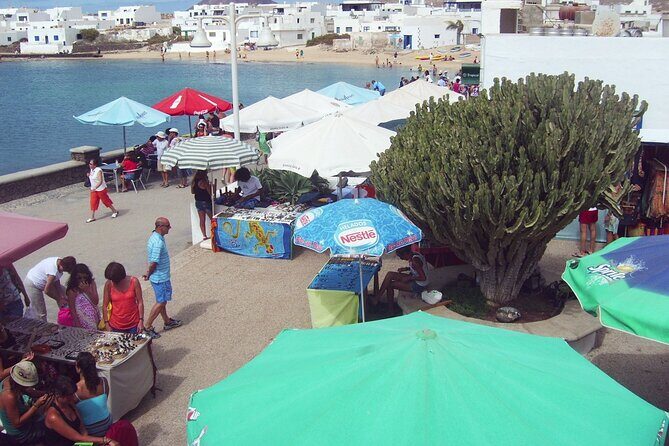 Roundtrip Ferry Transfer to La Graciosa with Free Wifi - FAQs
