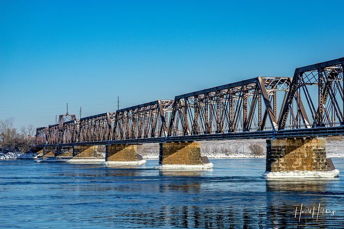 ROUNDTRIP Ground Transfer Buffalo Niagara Int Airport (BUF)-Niagara Falls Canada - Key Points