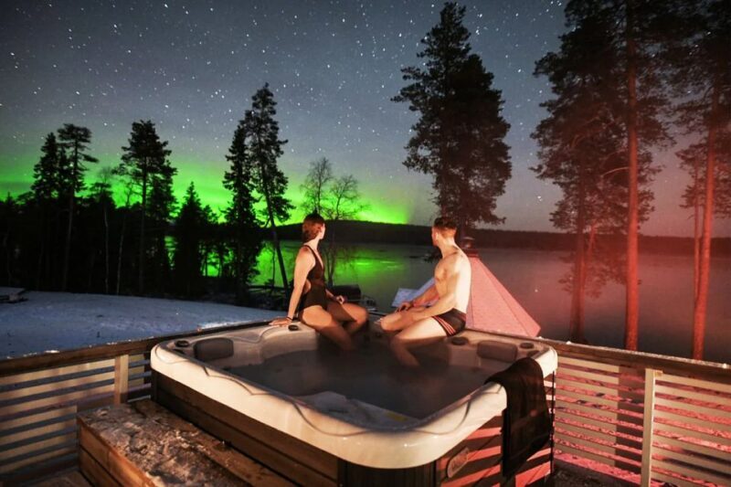 Rovaniemi: Northern Lights Trip with Arctic Sauna & Jacuzzi - Key Points