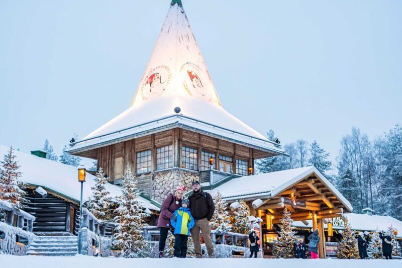 Rovaniemi: Private Pro Photoshoot in Santa Claus Village - The Itinerary in Detail