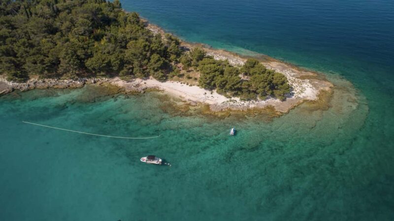 Rovinj: Lim Fjord & Rovinj islands Speedboat Tour - The Onboard Experience