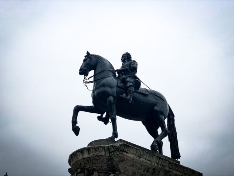 Royal London: from Saxons to Tudors & Stuarts Walking Tour - Who Will Enjoy This Experience Most?