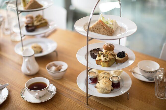 Royal London Tour with Westminster Abbey Visit & Afternoon Tea - FAQ