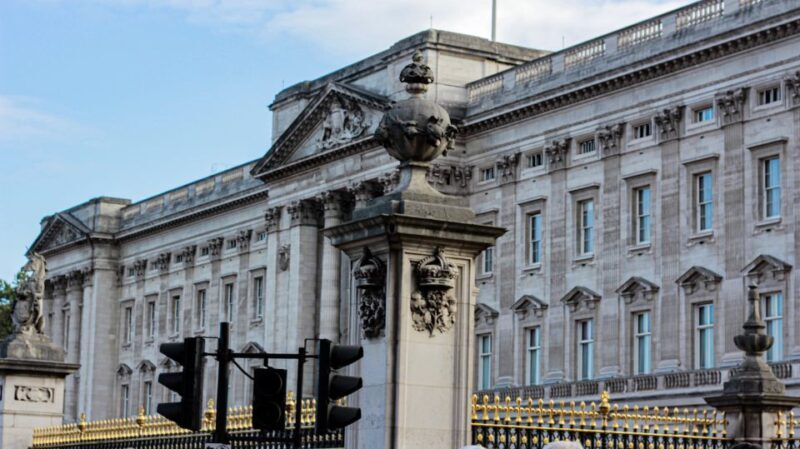 Royal London: Tudors & Stuarts Walking Tour - An In-Depth Look at the Tour Experience