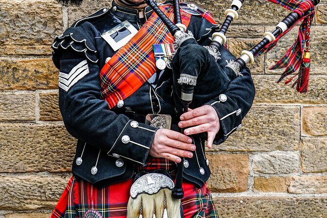 Royal Mile, Edinburgh Walking Tour with Audioguide - What the Tour Brings to the Table