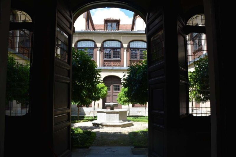 Royal Monastery of the Barefoot nuns: Guided Tour + Tickets - A Deep Dive into the Monastery of Las Descalzas Reales