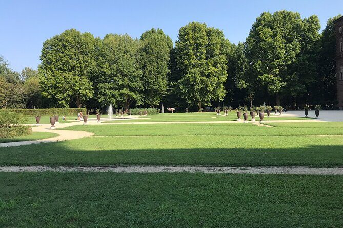 Royal Palace and Shroud Chapel with local Guide & ticket - Practical Aspects and Value