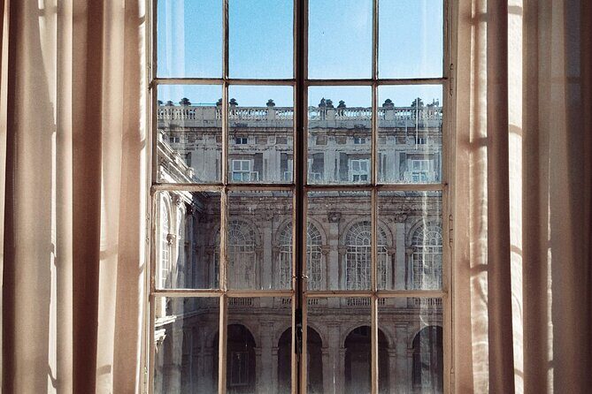 Royal Palace Madrid Small Group Tour with Skip the Line Ticket - What to Expect from the Madrid Royal Palace Small Group Tour