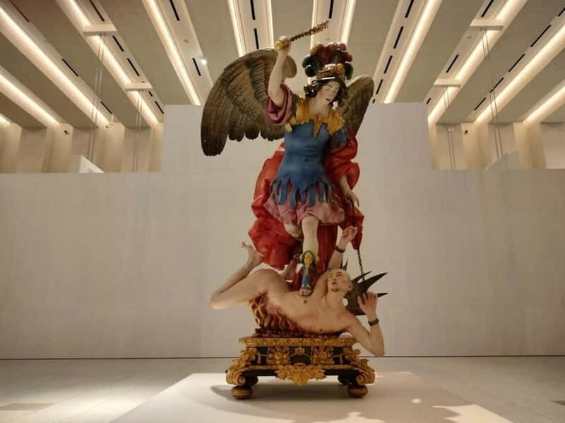 Royal Palace + Royal Collections Gallery Guided Tour - FAQ