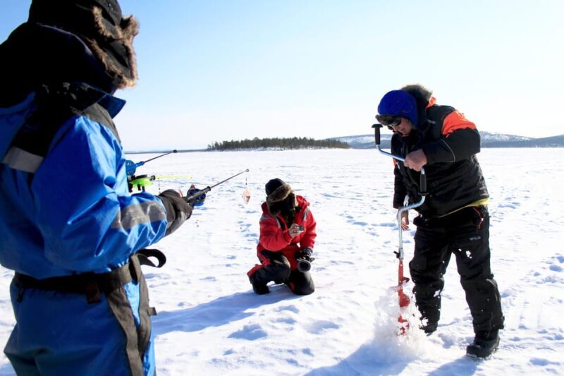 Saariselkä: Ice Fishing Tour to Lake Inari, reindeers& lunch - An In-Depth Look at the Tour