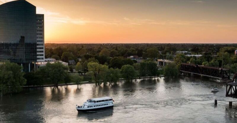 Sacramento: New Year's Eve River Cruise - FAQs