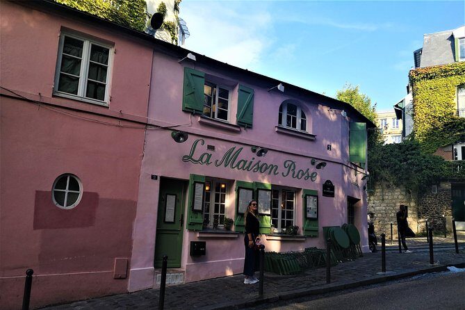 Sacred Heart and Montmartre with private guide - Practical Details and Considerations