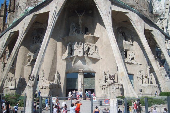 Sagrada Familia Evening Private Tour with Expert Guide - FAQ