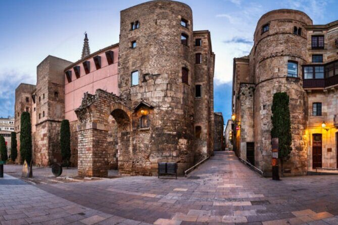 Sagrada Familia & Gothic Quarter Private Tour - Discovering Barcelona’s Landmarks with Ease