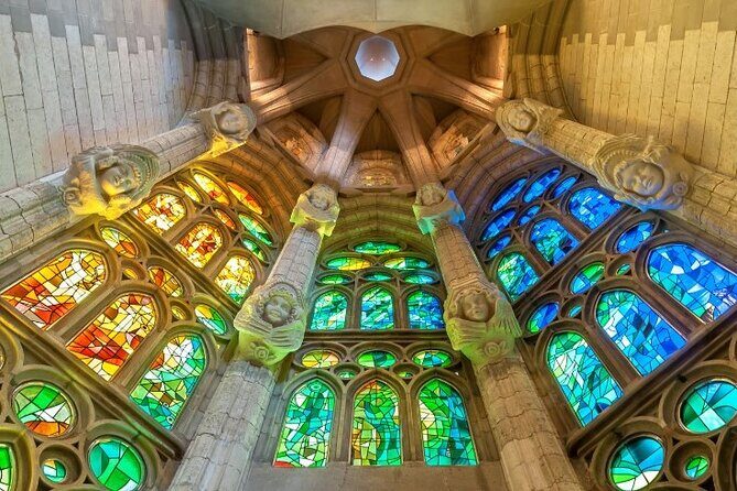 Sagrada Familia : Guided tour inside Skip the line! - Stop 2: Inside the Basilica – The Central Nave