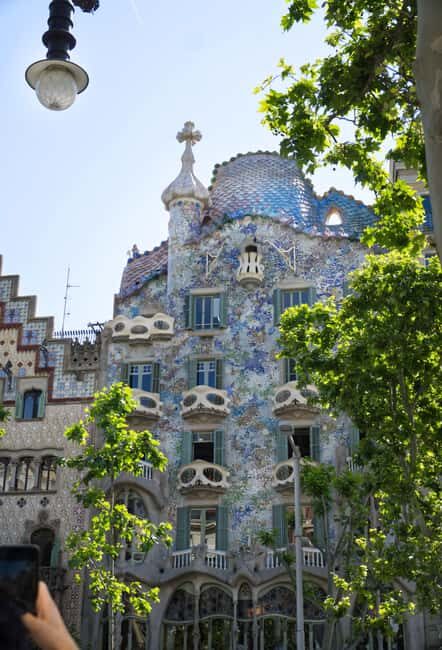 Sagrada Família & More: Barcelona Tour + Candy Tasting - Authentic Experiences from Real Reviewers