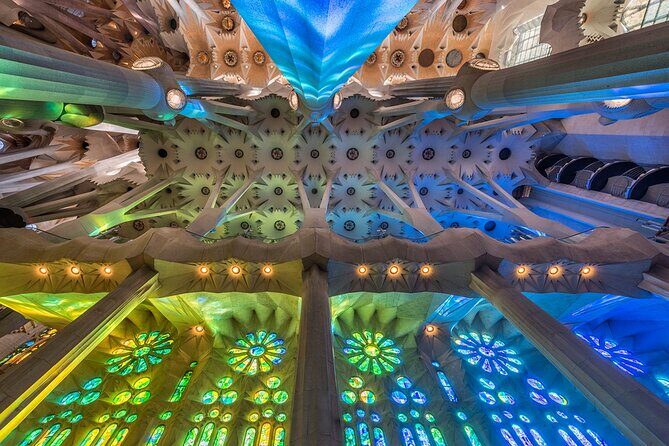 Sagrada Familia Private Tour with Priority Entrance - Key Points