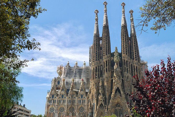 Sagrada Familia Skip the Line Tour Optional Small Group - Who Should Consider This Tour?