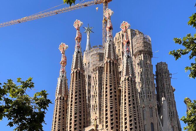 Sagrada Familia Tour with Express Entry and Local Guide - Why You Should Consider This Tour