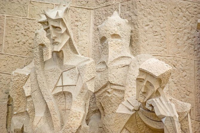 Sagrada Familia Tour with Express Entry and Local Guide - The Sum Up