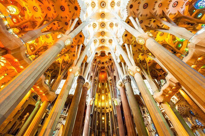 Sagrada Familia VIP Tour Skip the Line with Small Group - Key Points