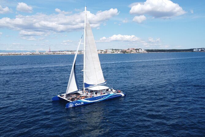 Sailing catamaran at Sunset of 2 hours Duration - Who Will Love This Experience?