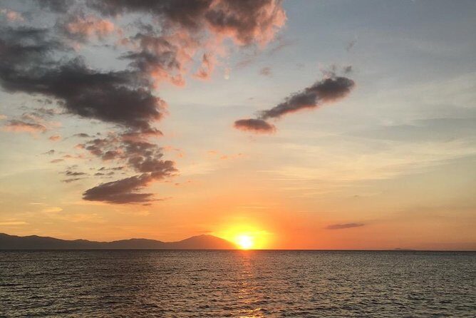 Sailing charter along the Maltese shoreline incl. Lunch and drinks - Key Points