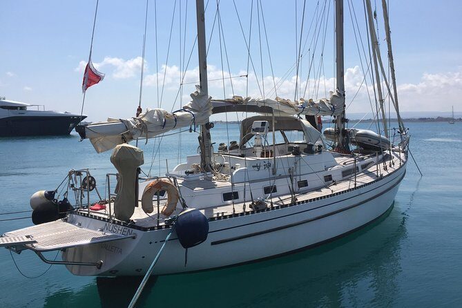 Sailing charter along the Maltese shoreline incl. Lunch and drinks - The Sum Up