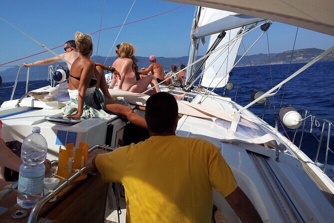 Sailing day trip - Sailing and Additional Swimming