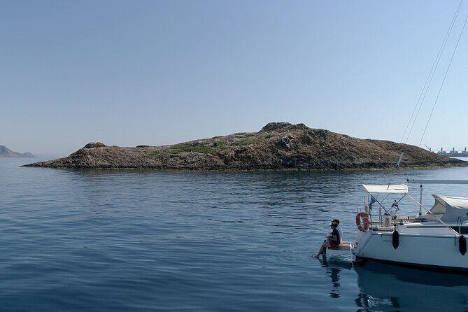 Sailing experience along the coast of Cabo de Gata in Almería - Key Points