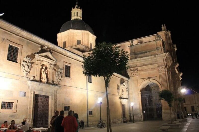 Salamanca: Evening Sightseeing Walking Tour - Key Points
