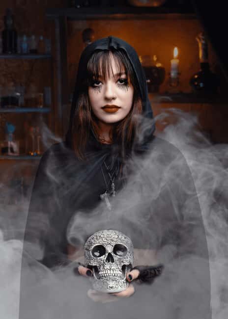 Salem Ghost Tours: Witches & Wicked Whispers - An Overview of Salem Ghost Tours: Witches & Wicked Whispers