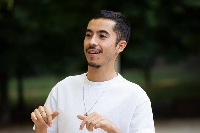 Salsa and Bachata Class in El Retiro park - Key Points